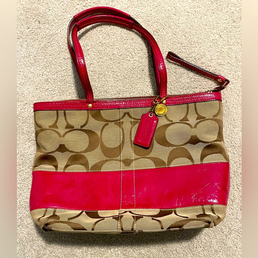 Coach Pink With Iconic Coach C Pattern. Barely Used - Gem